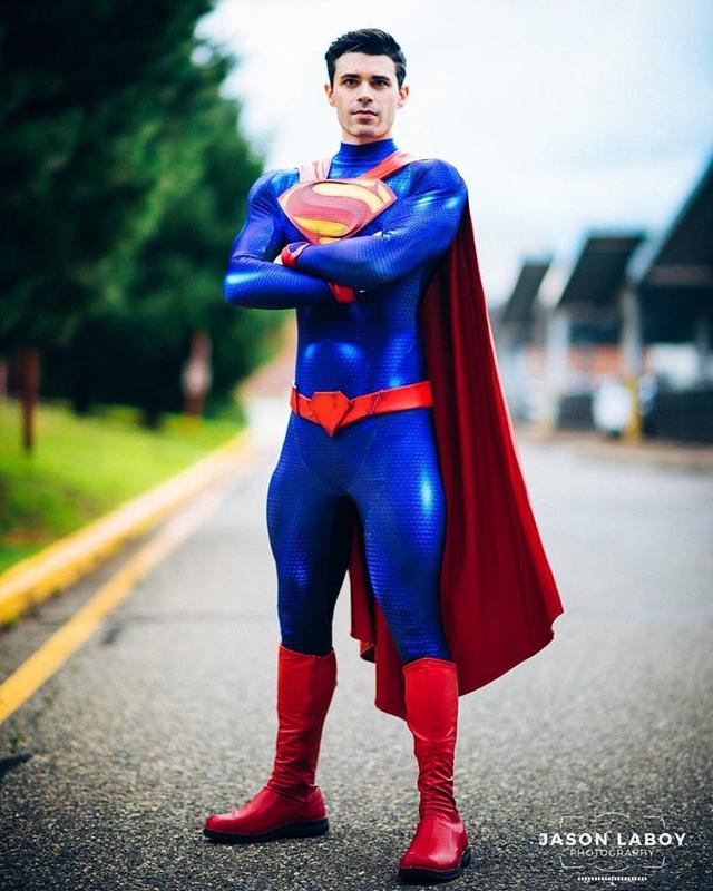 Superman: Henry Cavill, Christopher Reeve, and Brandon Routh cosplay ...